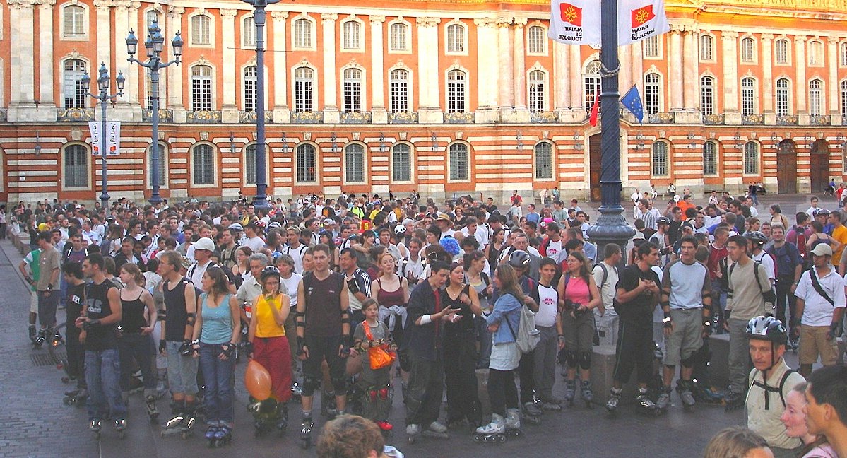 Randonnée Roller Roulez Rose - Cirque/Rue - Ramdam Magazine